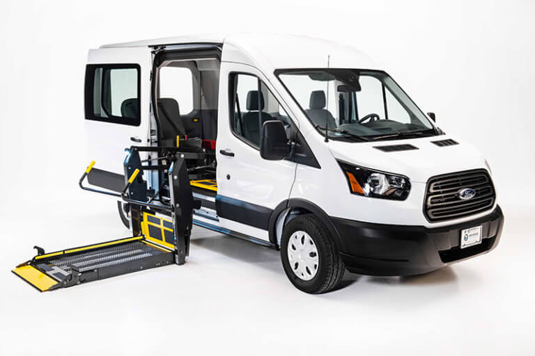 Full-Size Mobility Vans - Driverge Vehicle Innovations